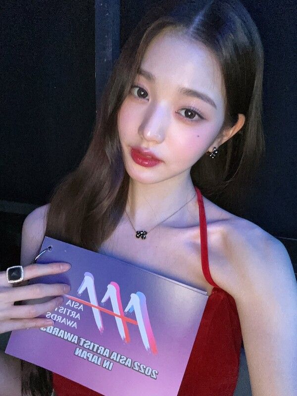 아이브 장원영, '궁극의 아이돌' 스스로 증명...'2023 AAA' MC 발탁