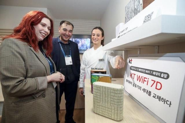 KT, MWC서 공개 국내 통신사 최초 와이파이 7 공유기 공개