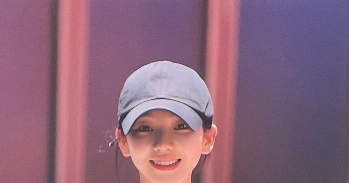 묵직한 핑크 탱크탑 에스파 카리나