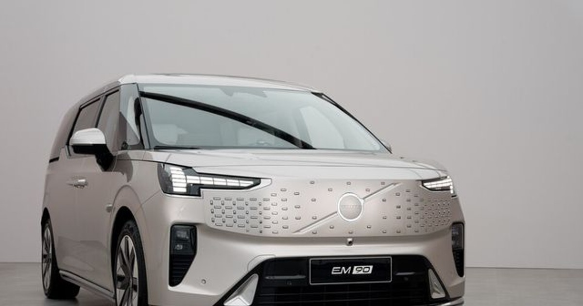“움직이는 편안한 거실” 볼보, 실물 기대되는 전기 MPV 'EM90' 세계 최초 공개
