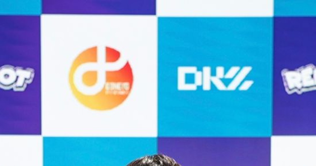 DKZ 재찬 "가수·배우 병행? 힘들지 않아…그룹 활동 욕심多" [엑's 현장]